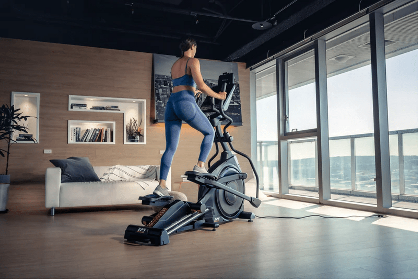 3 Ideal Elliptical Workouts for Glutes