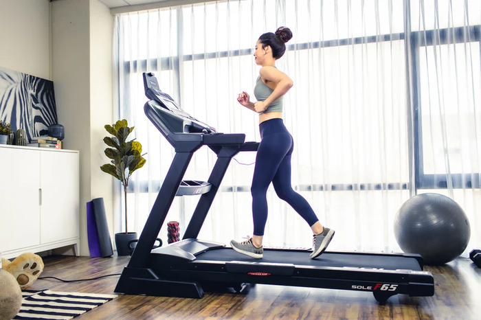 Comparing SOLE & Precor Treadmills: 2024 Features & Specs